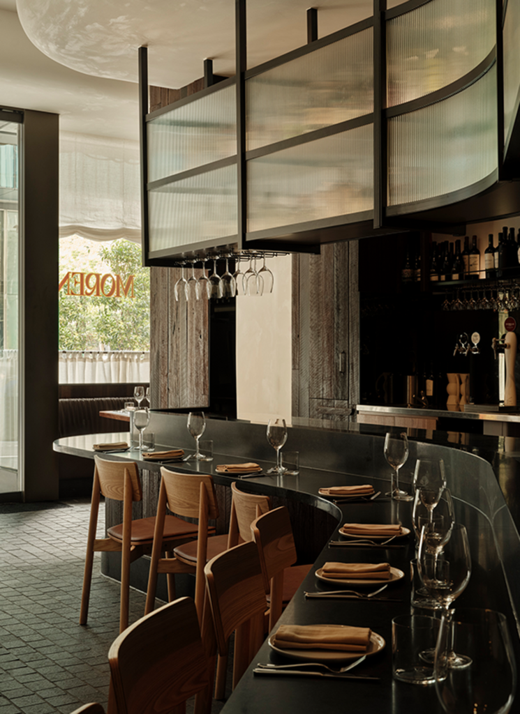 Morena Melbourne - Ewert Leaf